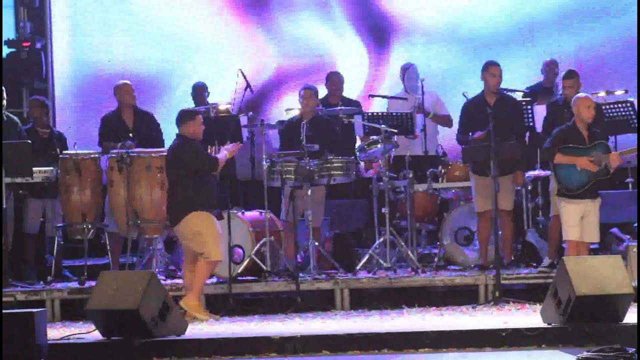 Ata Niro @ Tumba Contest 2014 by Rex-Events & Entertainment - YouTube