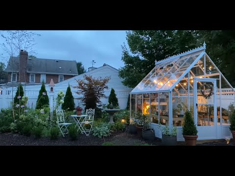 How's It Growing Parkside Greenhouse Tour! - YouTube