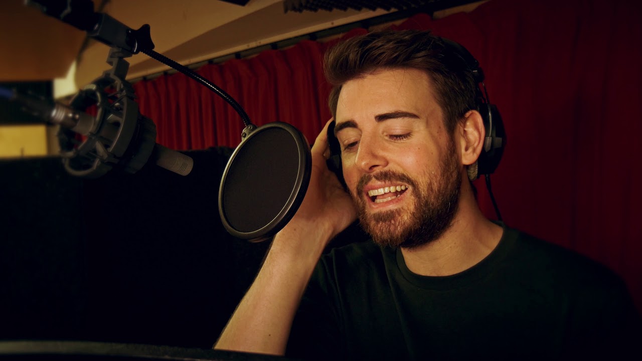 Simon Gordon - Next To Me - YouTube