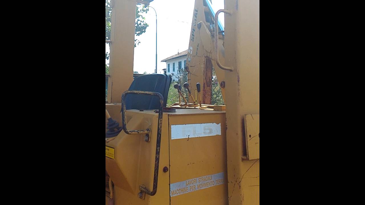 Fiat Allis FL5 con retro escavatore - YouTube