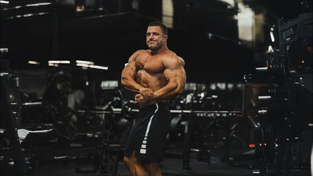 Brett Wilkin's Shoulder Workout | Full Routine - YouTube