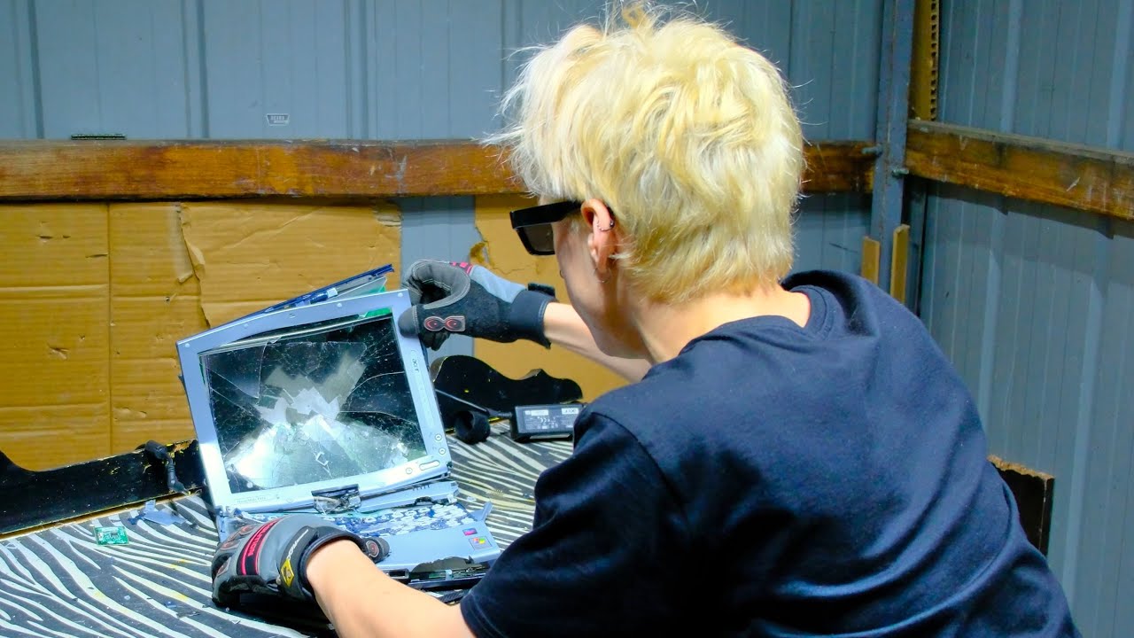 Angry Man Smashes Acer Tablet Laptop - YouTube