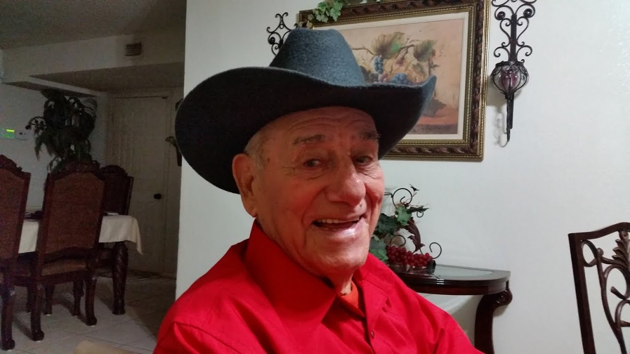 Saul Guerra - YouTube