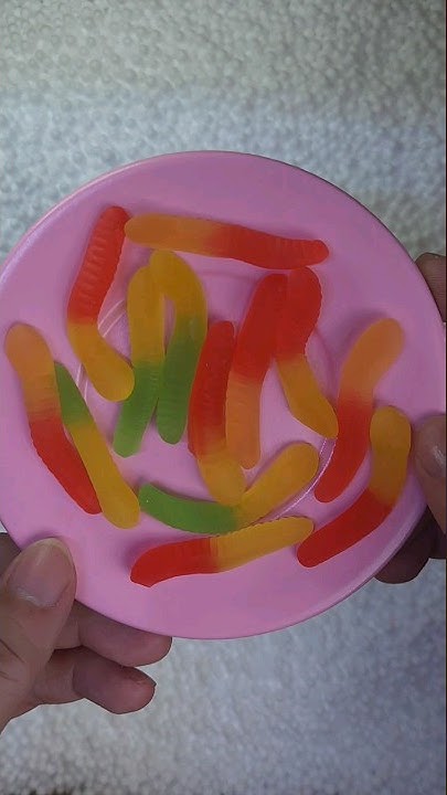 mencari dan menemukan jajanan permen yupi neon stix di dalam kardus #huntingjajan #jajanan - YouTube