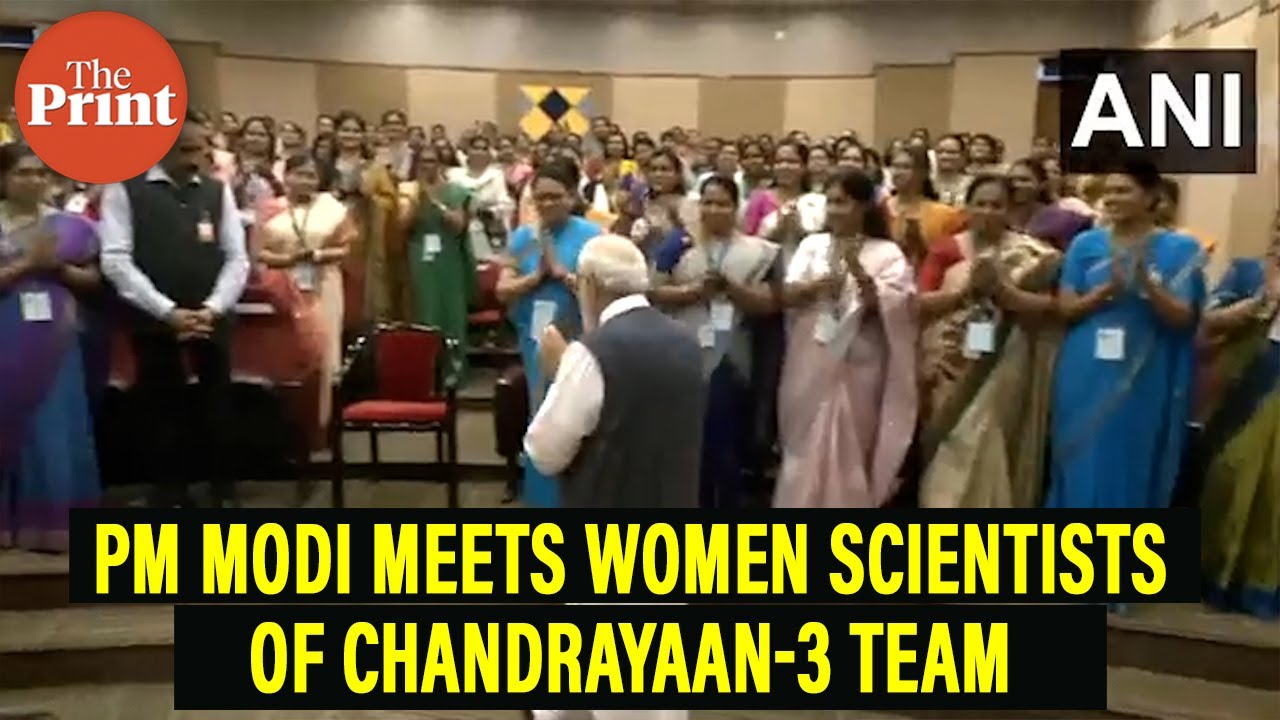 PM Modi meets women scientists of ISRO team behind Chandrayaan-3 - YouTube