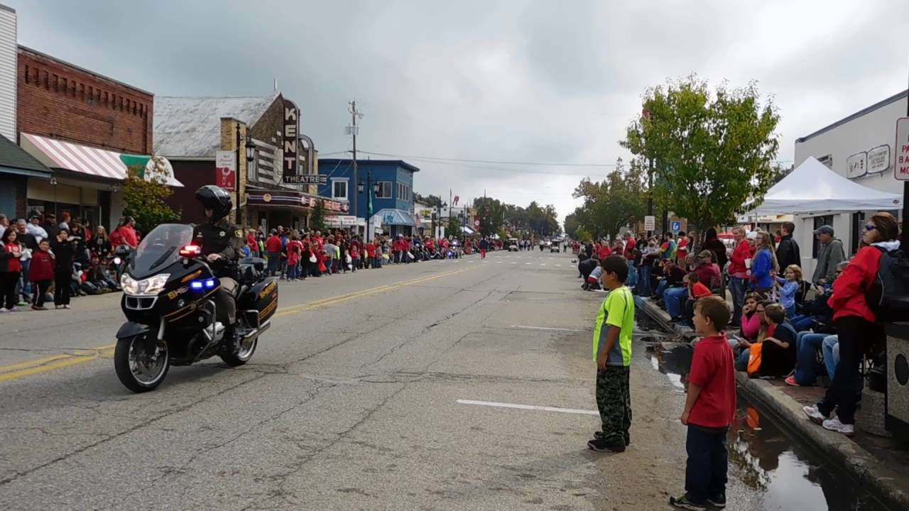 Red Flannel Parade 2016 Pt 1 - YouTube