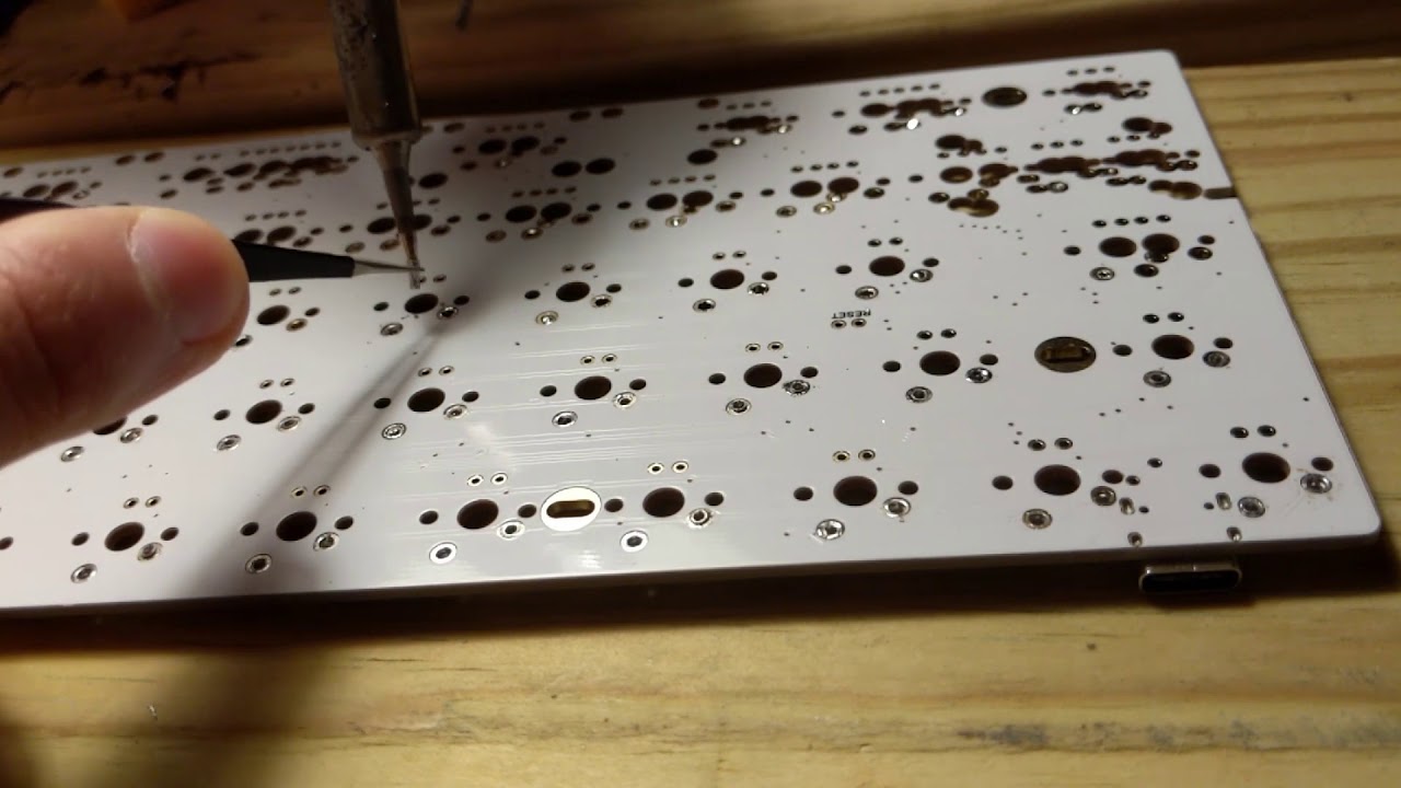 How to Solder Holtite Sockets (8134-HC-8P3) - YouTube
