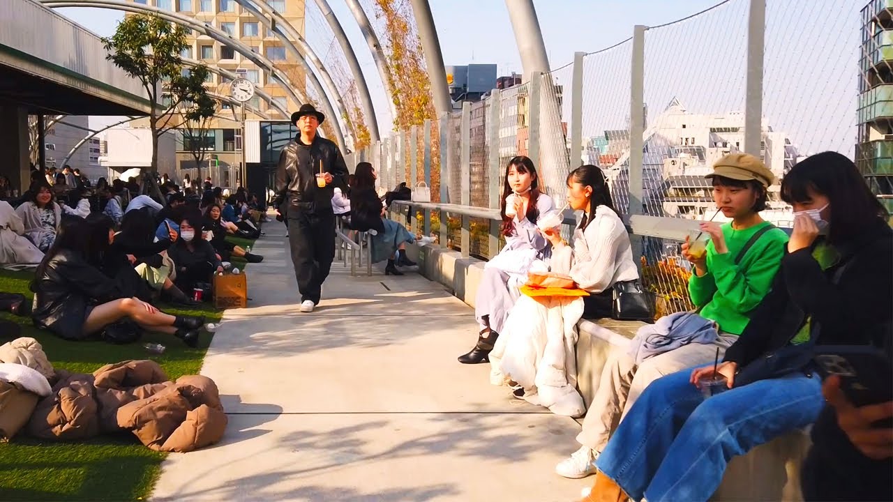 Tokyo Shibuya Walk - Miyashita Park and early spring weather - Mar ...