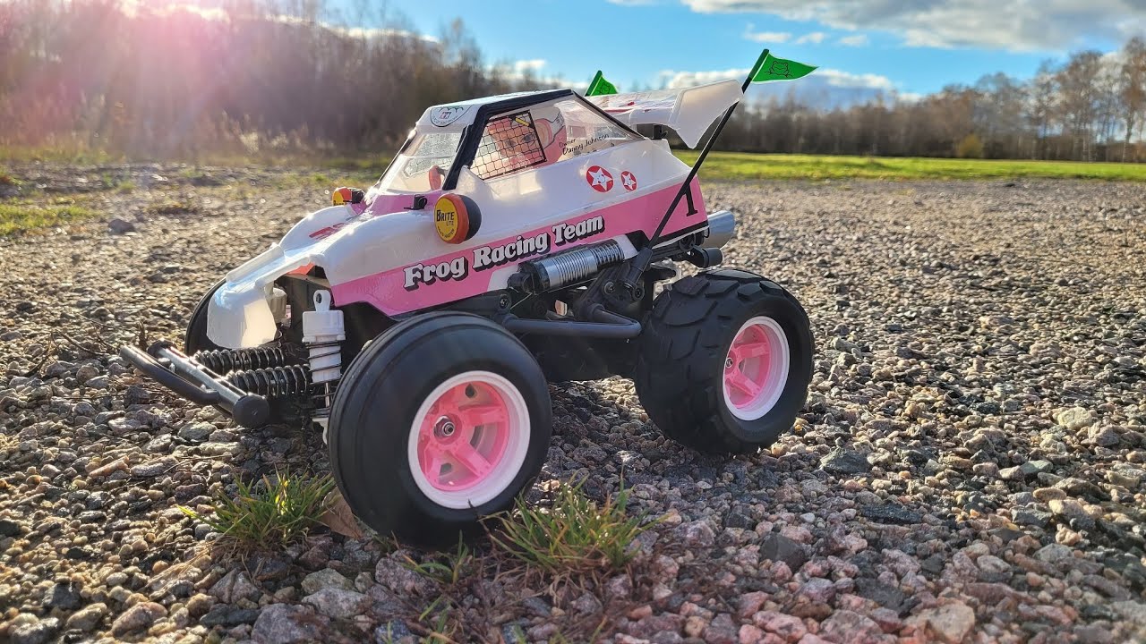 Tamiya WR-02CB Comical Frog - Gravel Run - YouTube