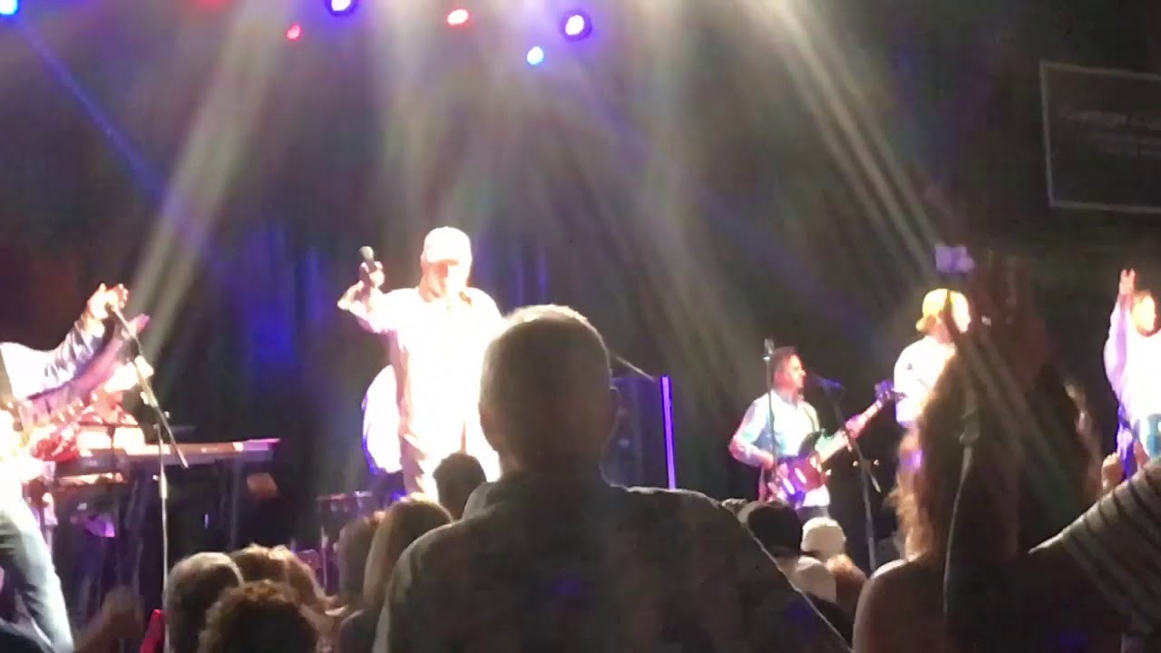 The Beach Boys - Help Me Rhonda - Hampton Beach Casino - 8/10/18 - YouTube