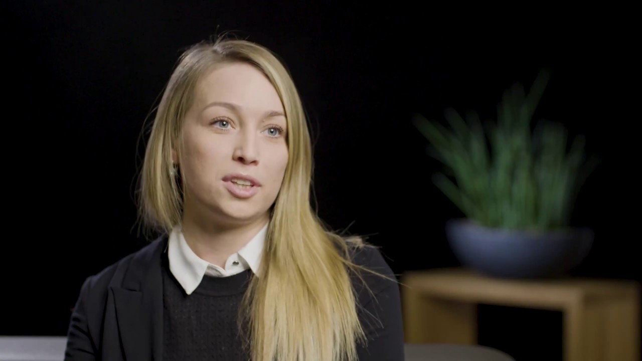 Fabienne Ottiger, Studentin im 2. Semester, berufsbegleitend - YouTube