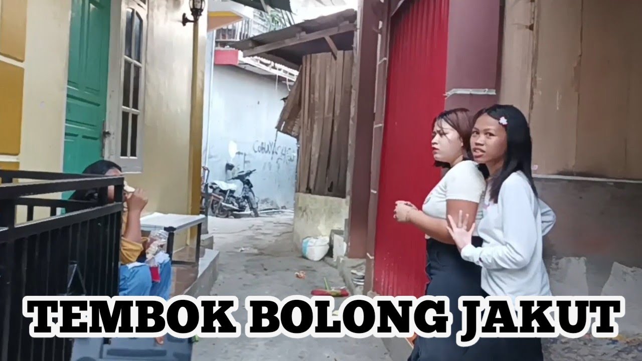 Melintas Jalan / Gang Kecil Tembok Bolong Jakarta Utara - YouTube