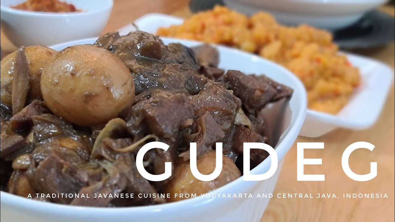 Gudeg. It's got amazing flavours. #gudeg - YouTube