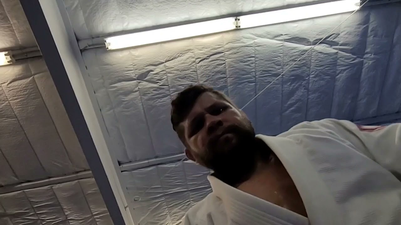 Big guy Jiu Jitsu vs little guy jiu jitsu. battle - YouTube