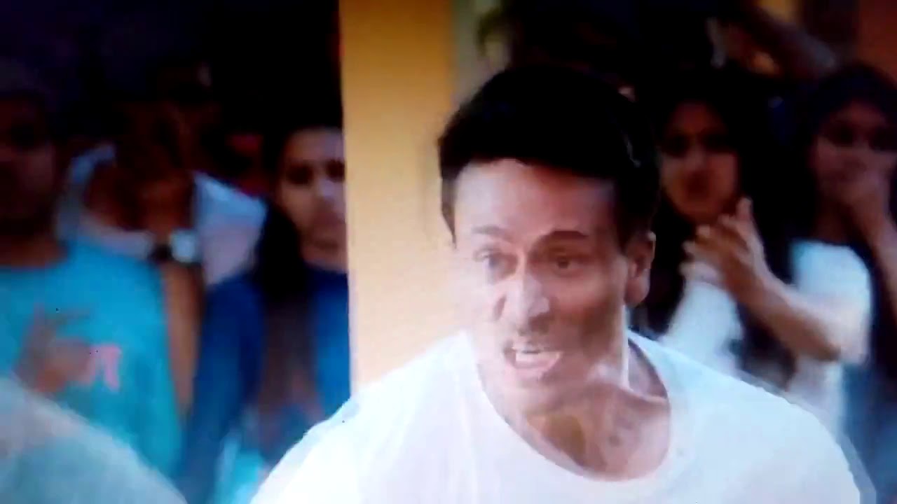 Tiger Shroff Fight Scene With His Love In Student Of The Year 2 - YouTube