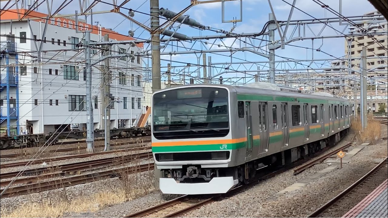 普通平塚行きE231系1855EK-11+E231系U64と特急踊り子9号E257系8029MNA-09+E257系NC-32、横須賀線普通逗子行きE217系0843SY-133+E217系Y ...