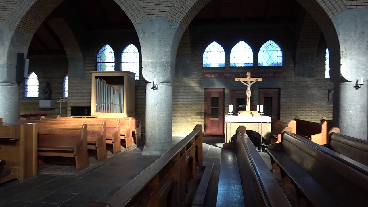 Heilige Familiekerk in Venlo (impressie van de klokkentoren en ...