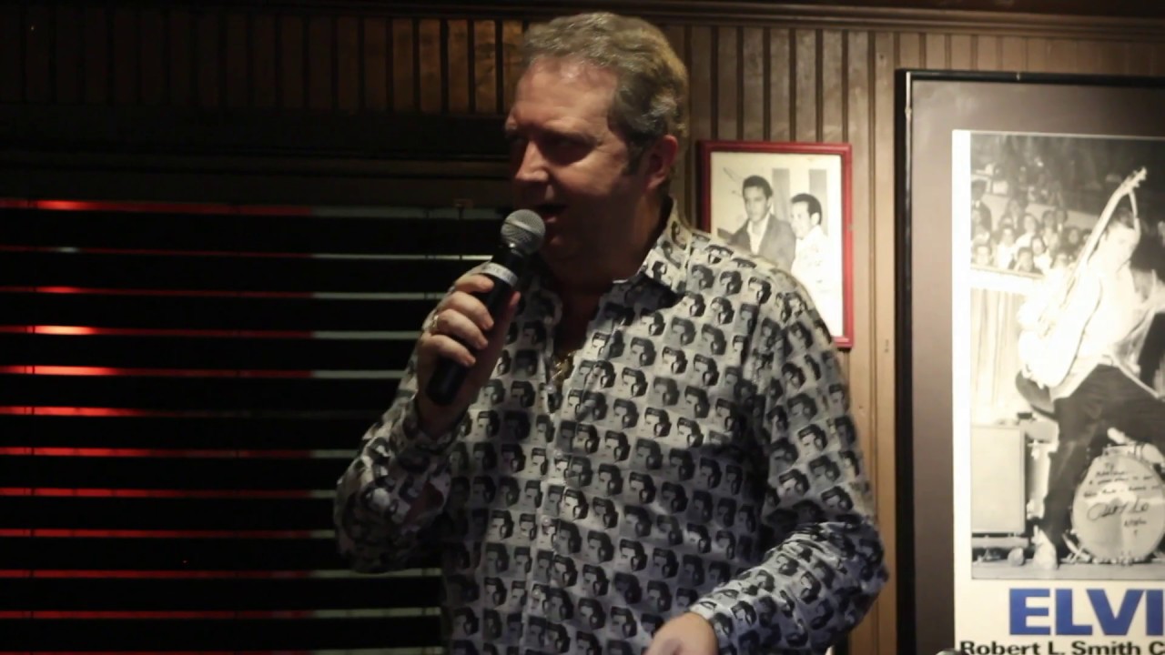 Colin Paul sings It's Only Make Believe Marlowes Restaurant January 9 ...