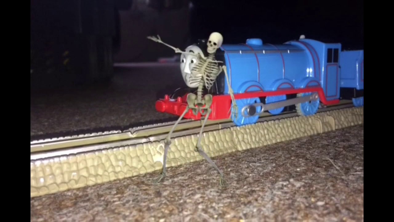 Gordon gets spooked - YouTube