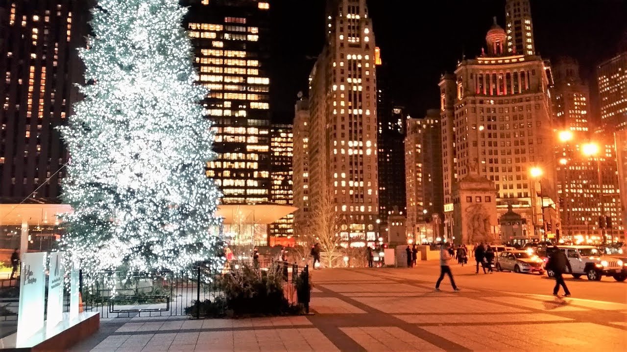 #Chicago downtown at night around #Christmas time (Dec 18, 2018) - YouTube