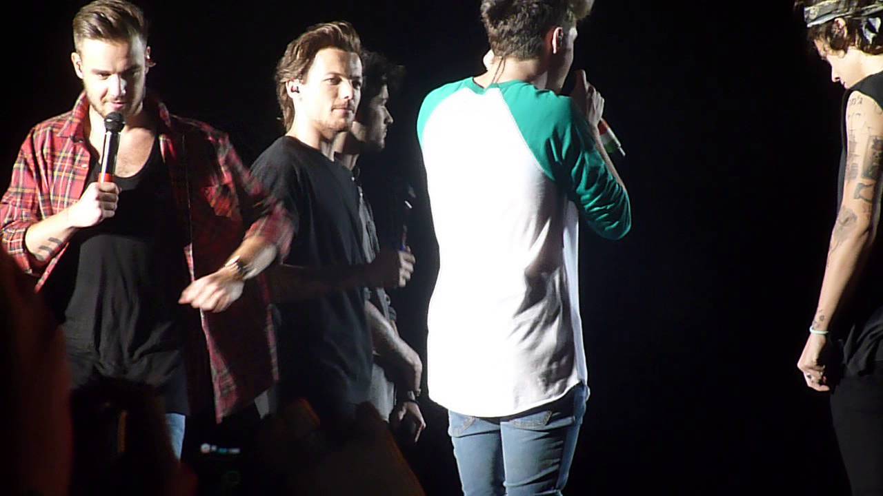 Niall singing an Irish song - One Direction "Where We Are Tour ...