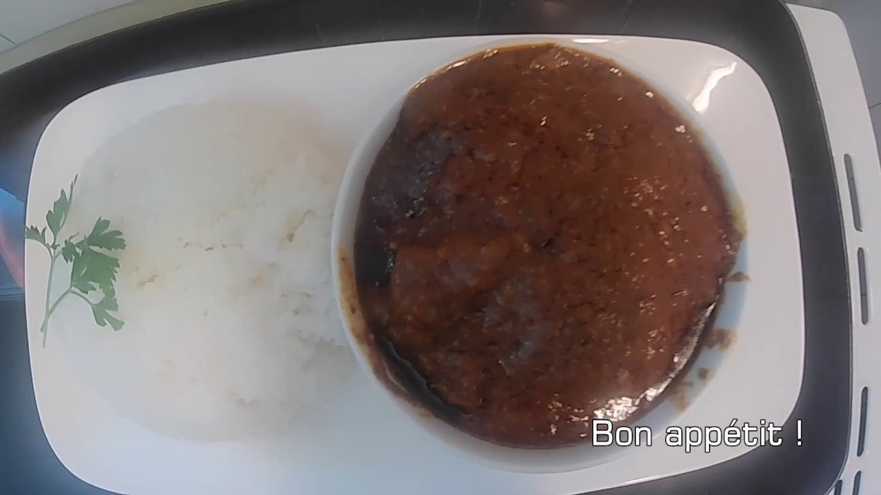 Riz à la sauce de feuille de manioc ou mborokhé - YouTube