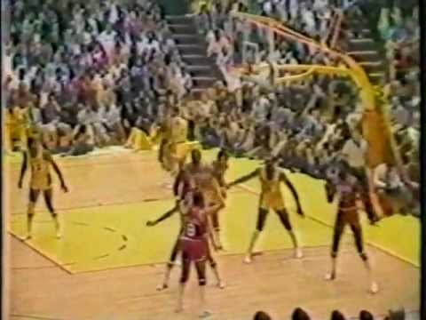 1980 NBA Finals: Sixers at Lakers, Gm 2 part 2/11 - YouTube