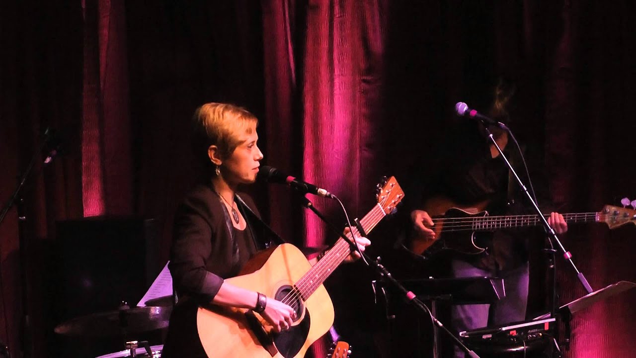 Giulia Millanta at Strange Brew: "mi chiamava Lulu" - YouTube