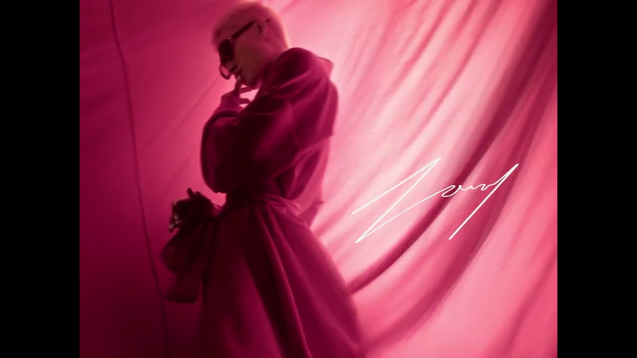 Larria. - Intro - YouTube