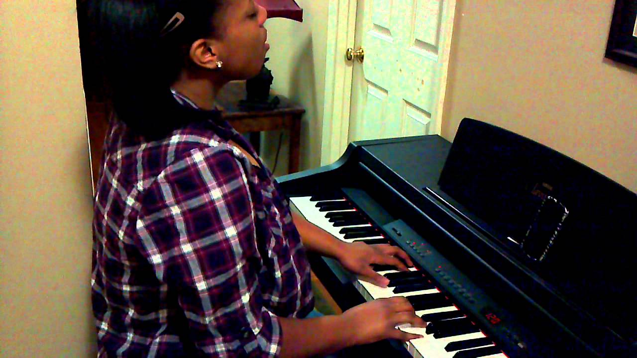 Elle Varner/Jordan Monk singing "I only want to give it to you - YouTube