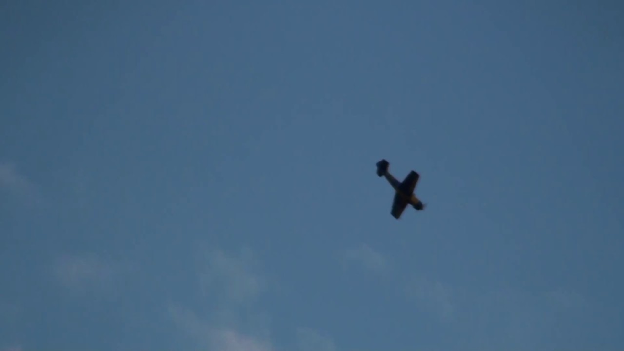 Lomcovák s Yak-52 - YouTube