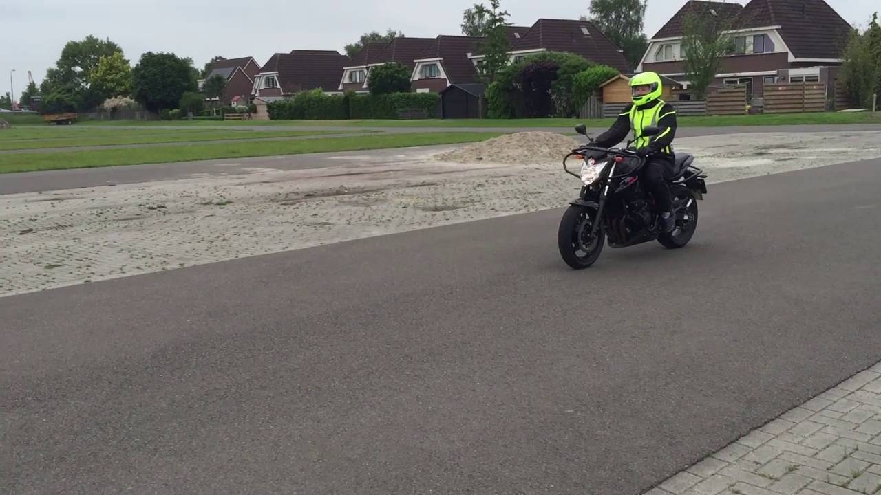 Stapvoets rijden 01 - YouTube