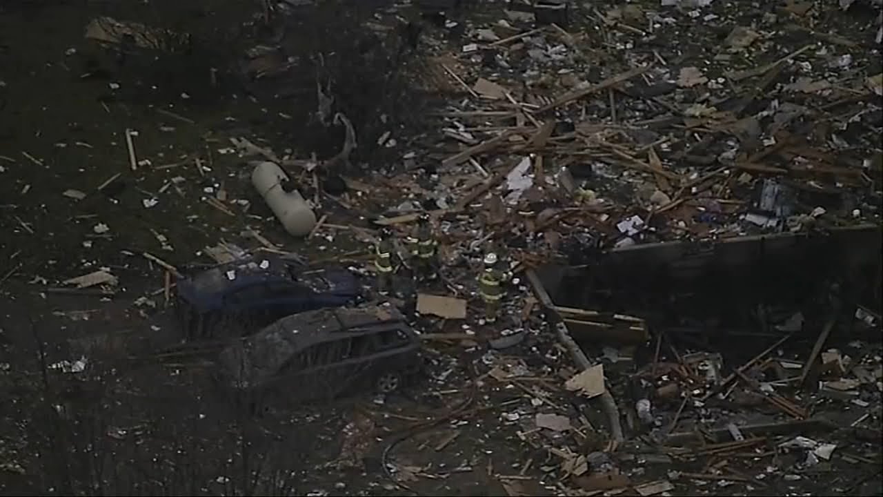 4 dead, 2 injured after Michigan house explosion - YouTube