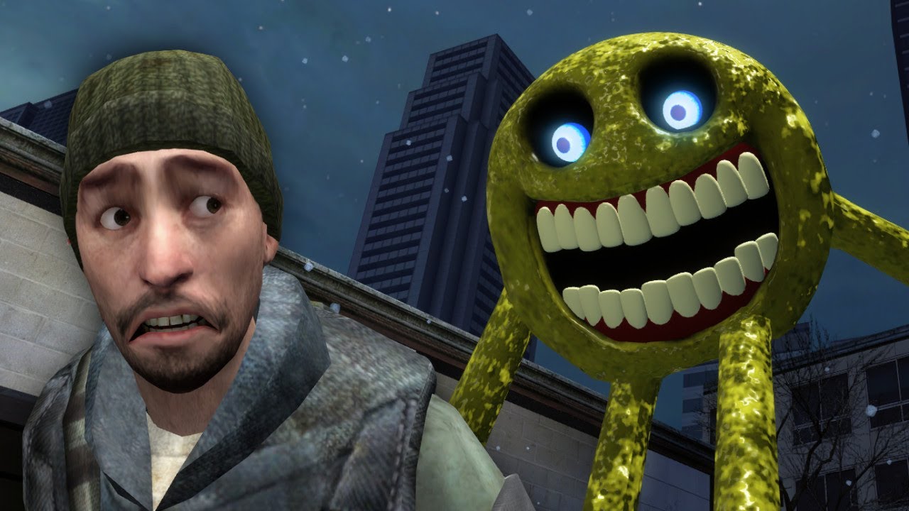 I'M BEING CHASED BY THE INNYUME SMILEY IN GARRY'S MOD! - YouTube
