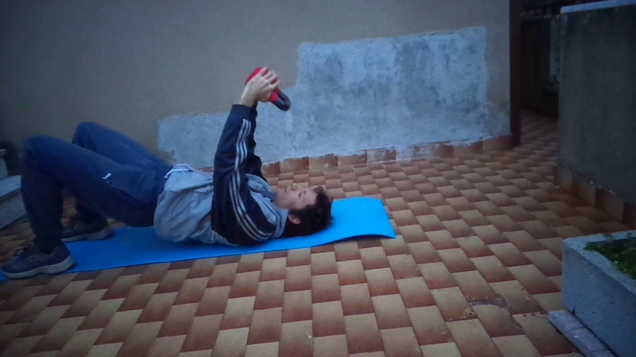 Kettlebell# Es n°17: Floor Pull Over - YouTube