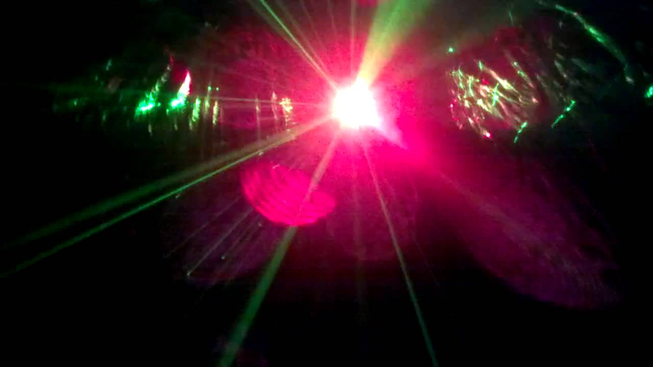 Red and green lasers with fog machines - YouTube