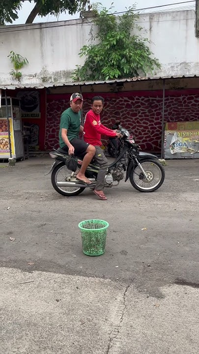 Sketbor #beranda #funny #katakatalucubahasasunda #bodorsunda #comedy #ngakak #viralvideo #lucu ...