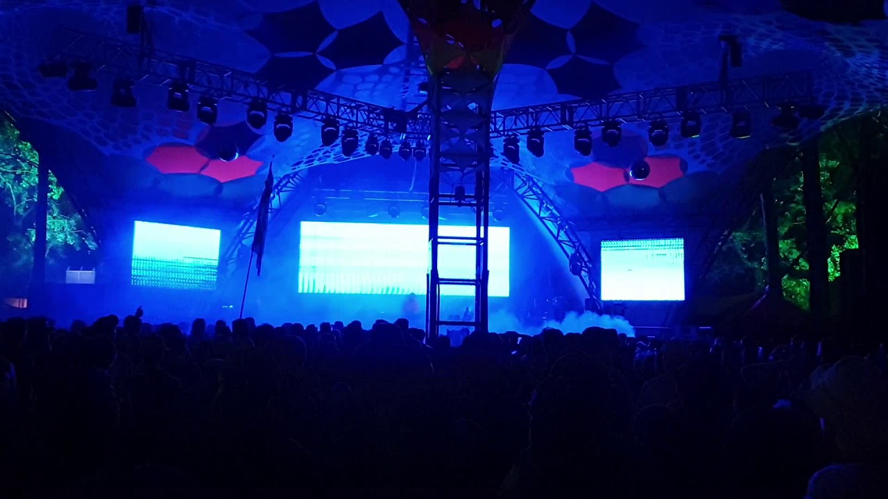 Squarepusher vic acid dj set glastonbury 2019 part 2 - YouTube