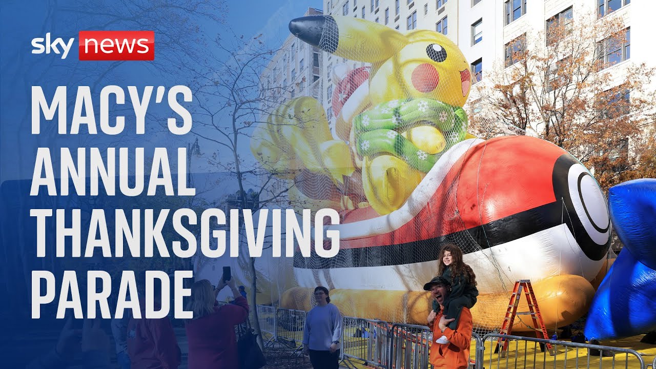 New York: Macy's department store's annual Thanksgiving day parade ...