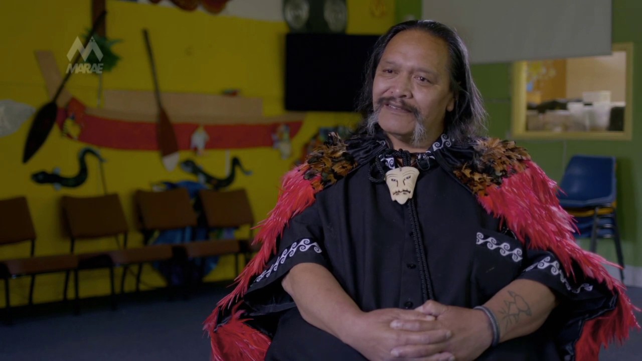 Maori Santa - Nice man becomes the centre of a National Debate - YouTube