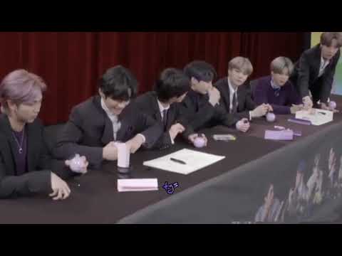 BTS V's Finger Got Stuck (When he whispered it to RM but RM broadcasted it to the million viewers😂)