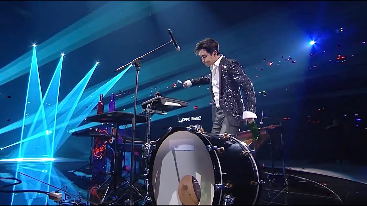 HENRY - How to Love (live performance at TikTok Awards Ceremony) - YouTube