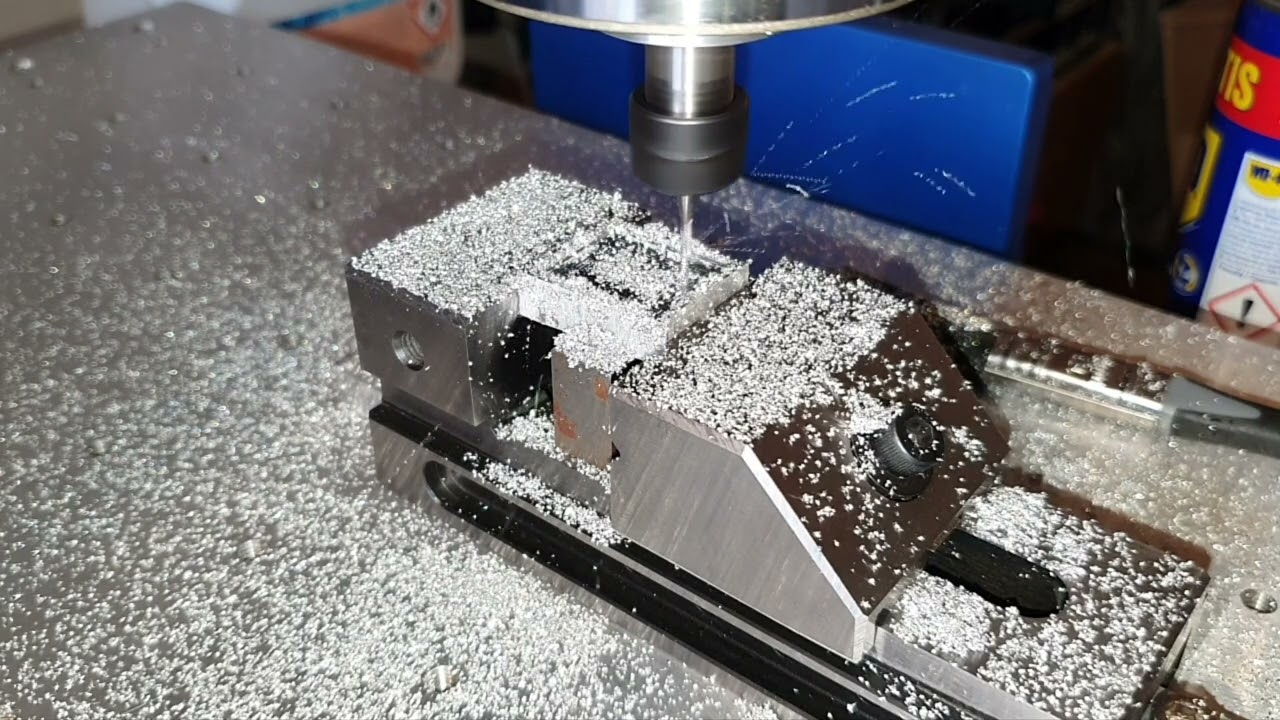 CNC 3040 L First cuts - YouTube