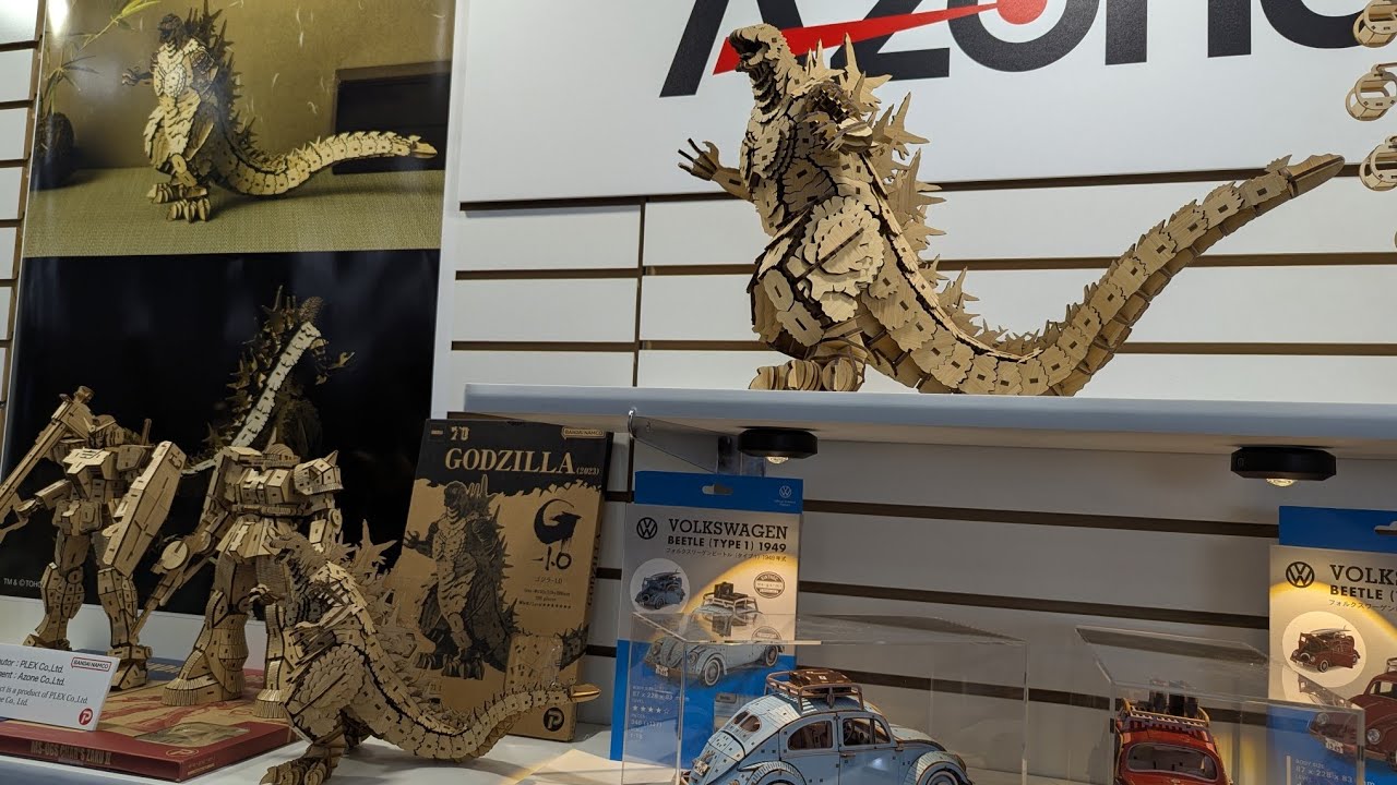 Bamboo Godzilla by Azone at Toy Fair - YouTube