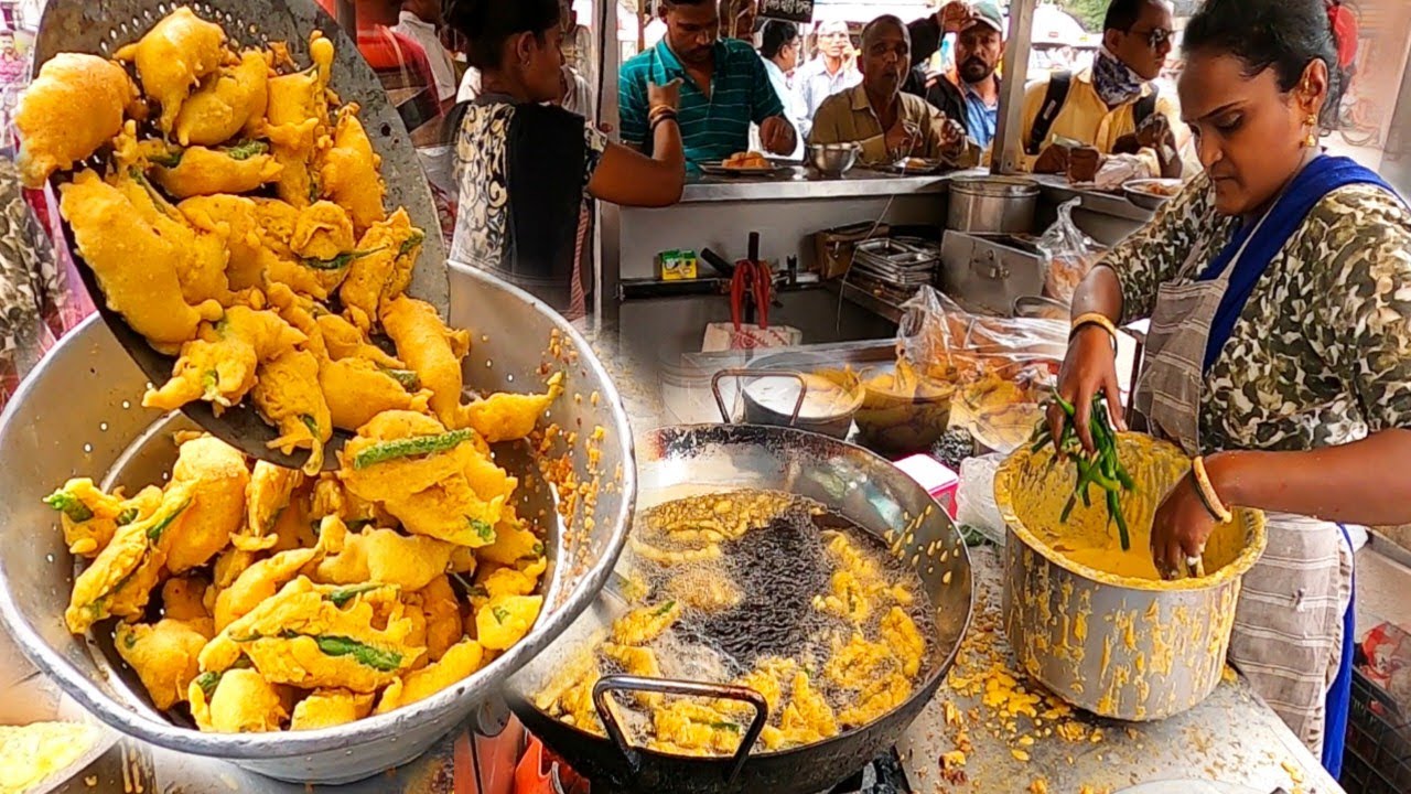 Famous Mirchi Pakoda - Maharashtra's favourite Snacks Mirchi Bhajji ...