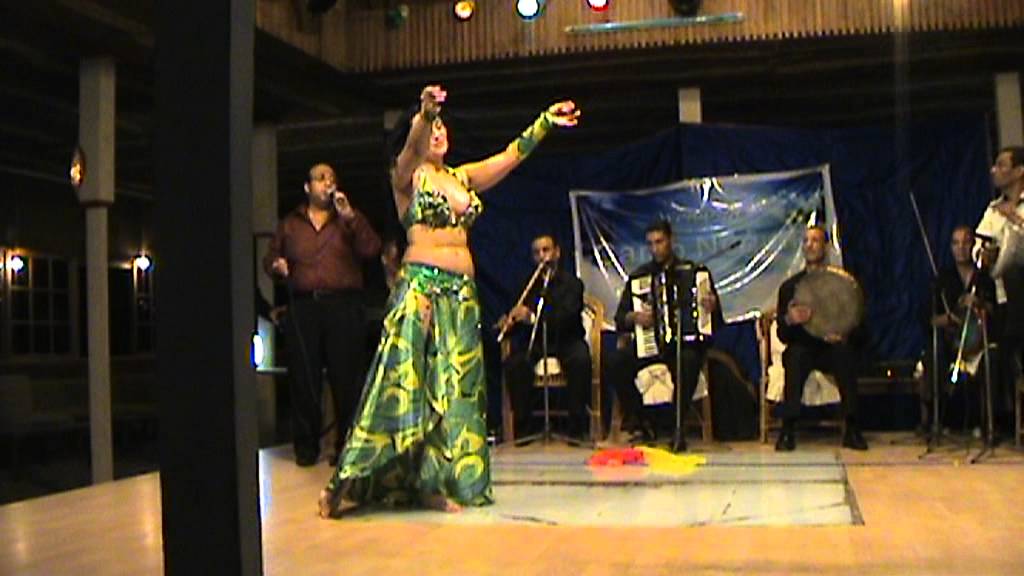 Yassmin-russian bellydancer. "Ohdono el ayam" - YouTube
