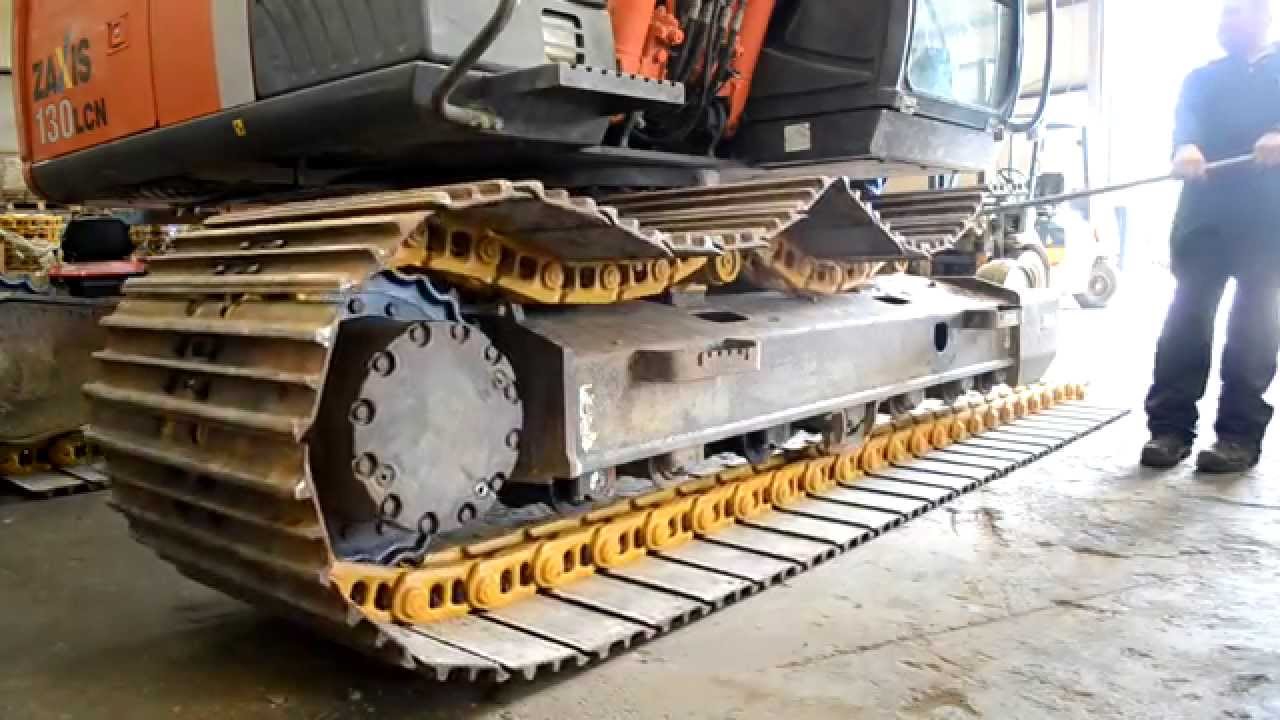 Undercarriage Ireland New Tracks Fitted To A Hitachi Zaxis 130LCN 3 ...
