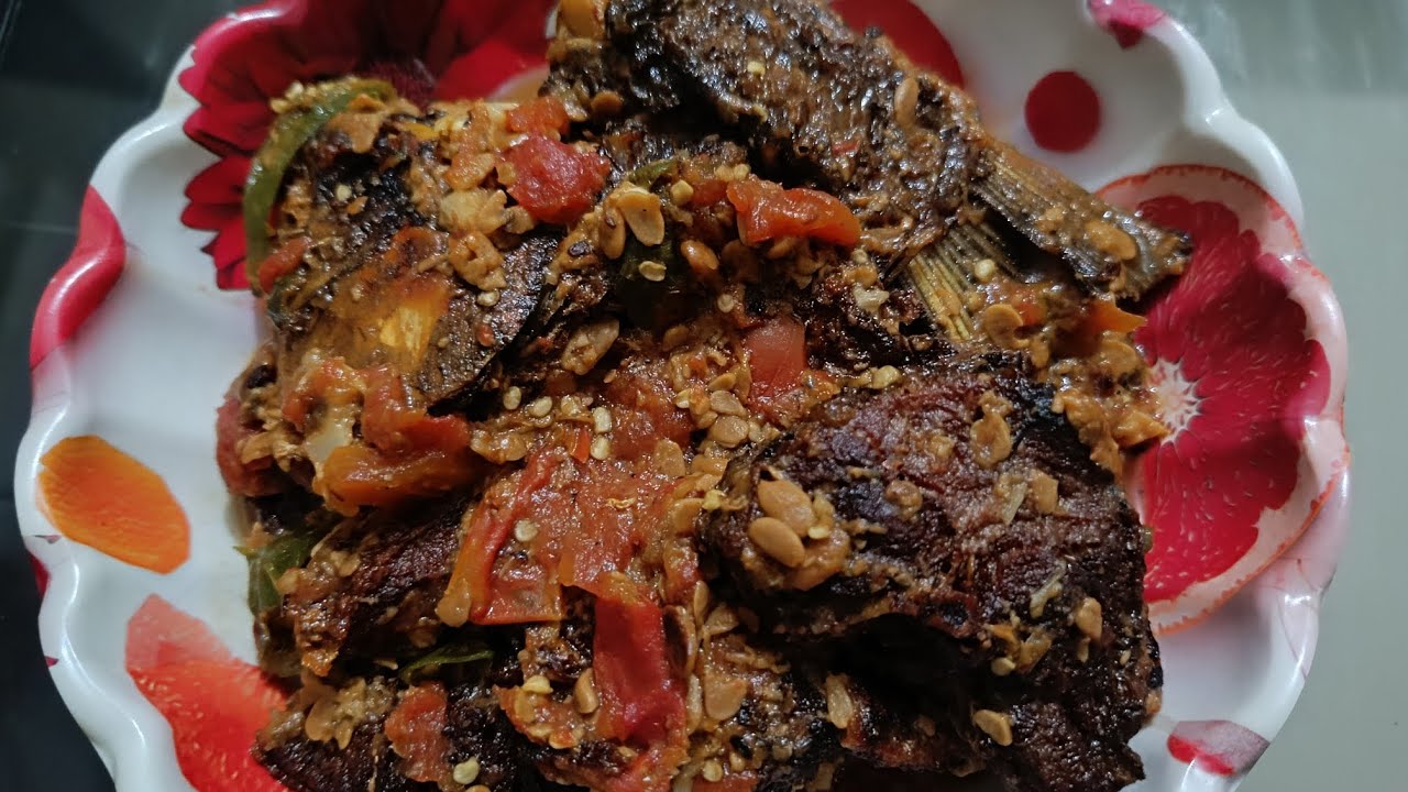 Fish cooked with axone(fermented soya beans)|simple and easy way - YouTube