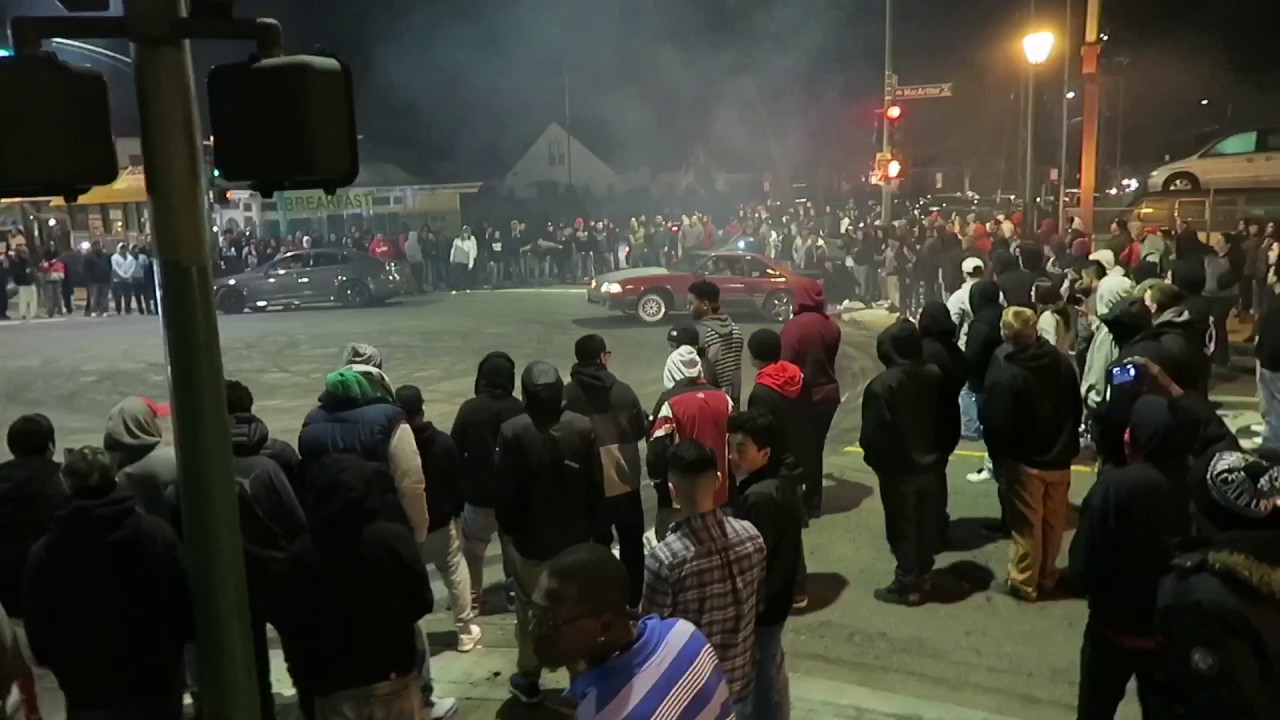 Oakland sideshow - YouTube