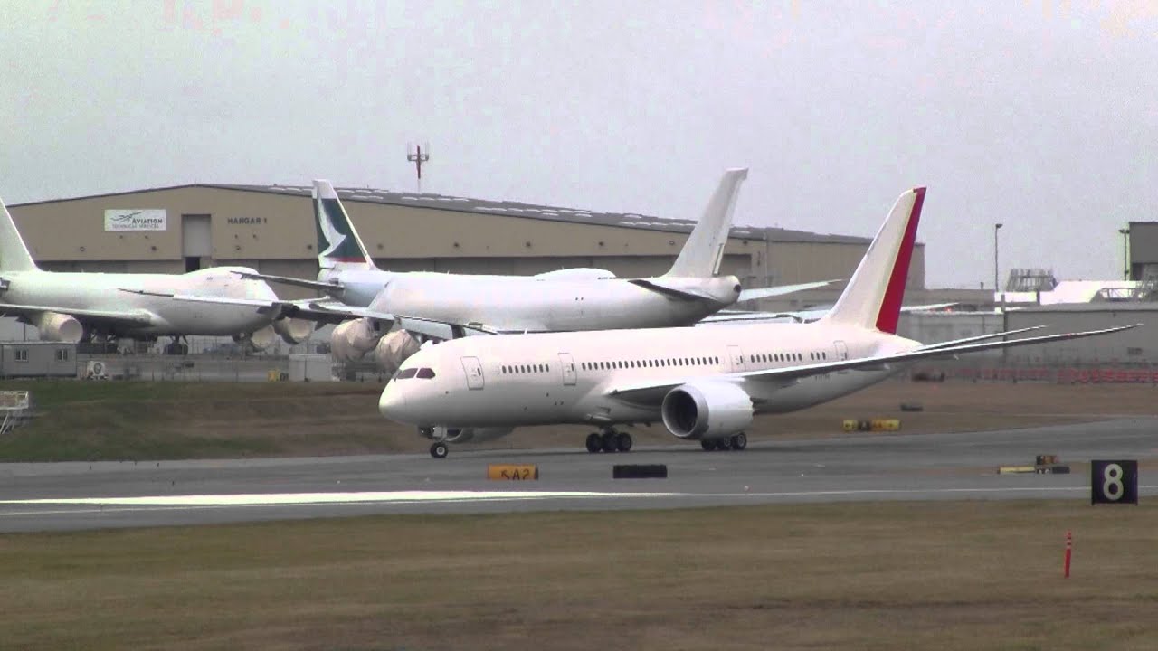 Boeing Everett Flightline - YouTube